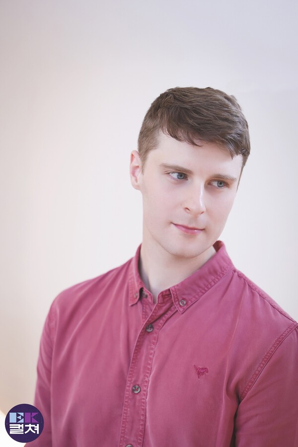 [인터뷰①] ‘베이컨’ 연출가 매튜 일리프(Matthew Iliffe) “‘본질만’ 남긴 연출, 그래서 짧고 명확하죠.”